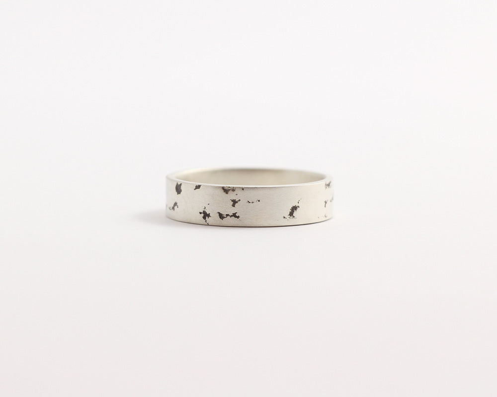 Distressed Ring - Medium – Ash Hilton Jewellery