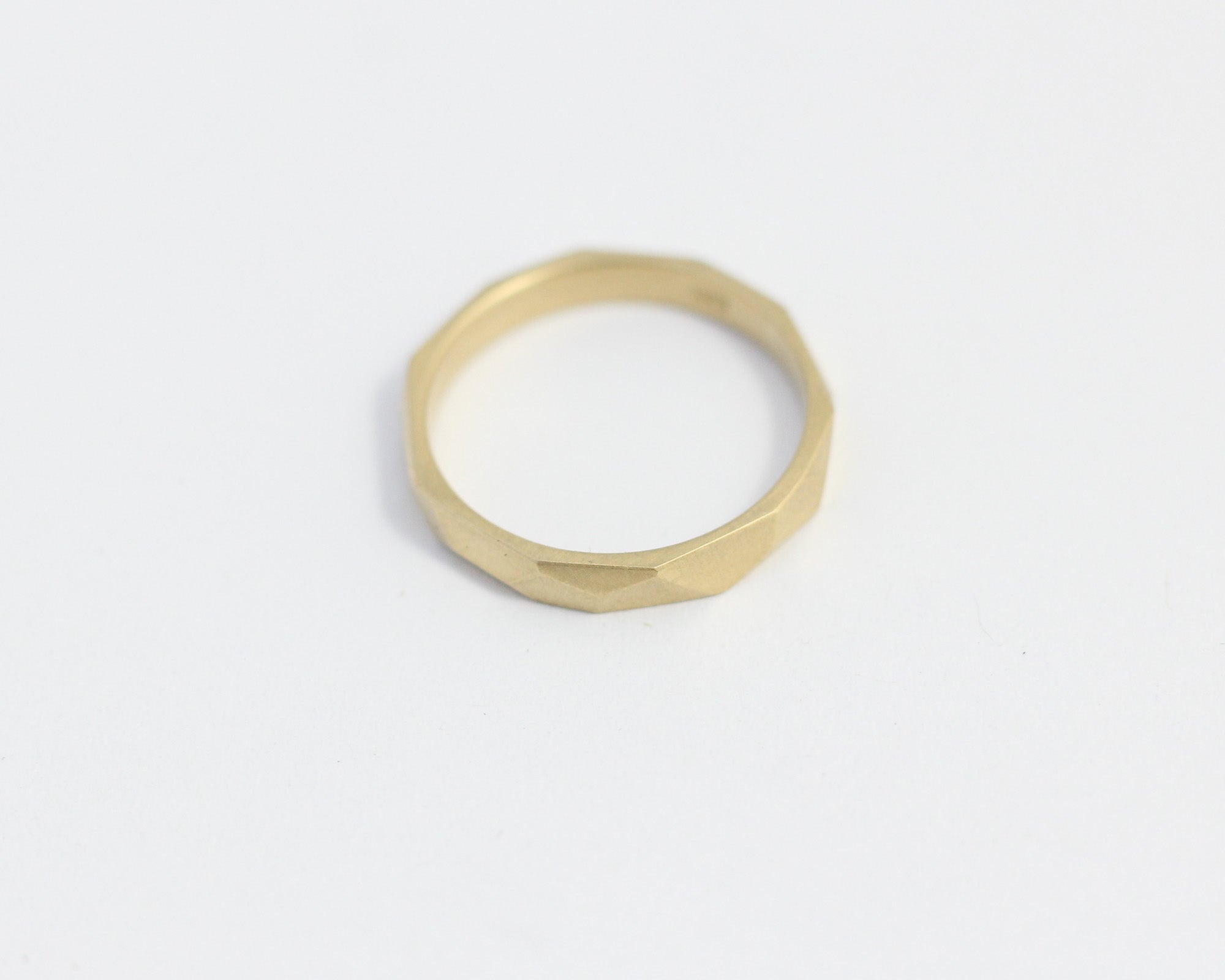 Asymmetrical Facets Ring in Yellow Gold - Narrow – Ash Hilton Jewellery